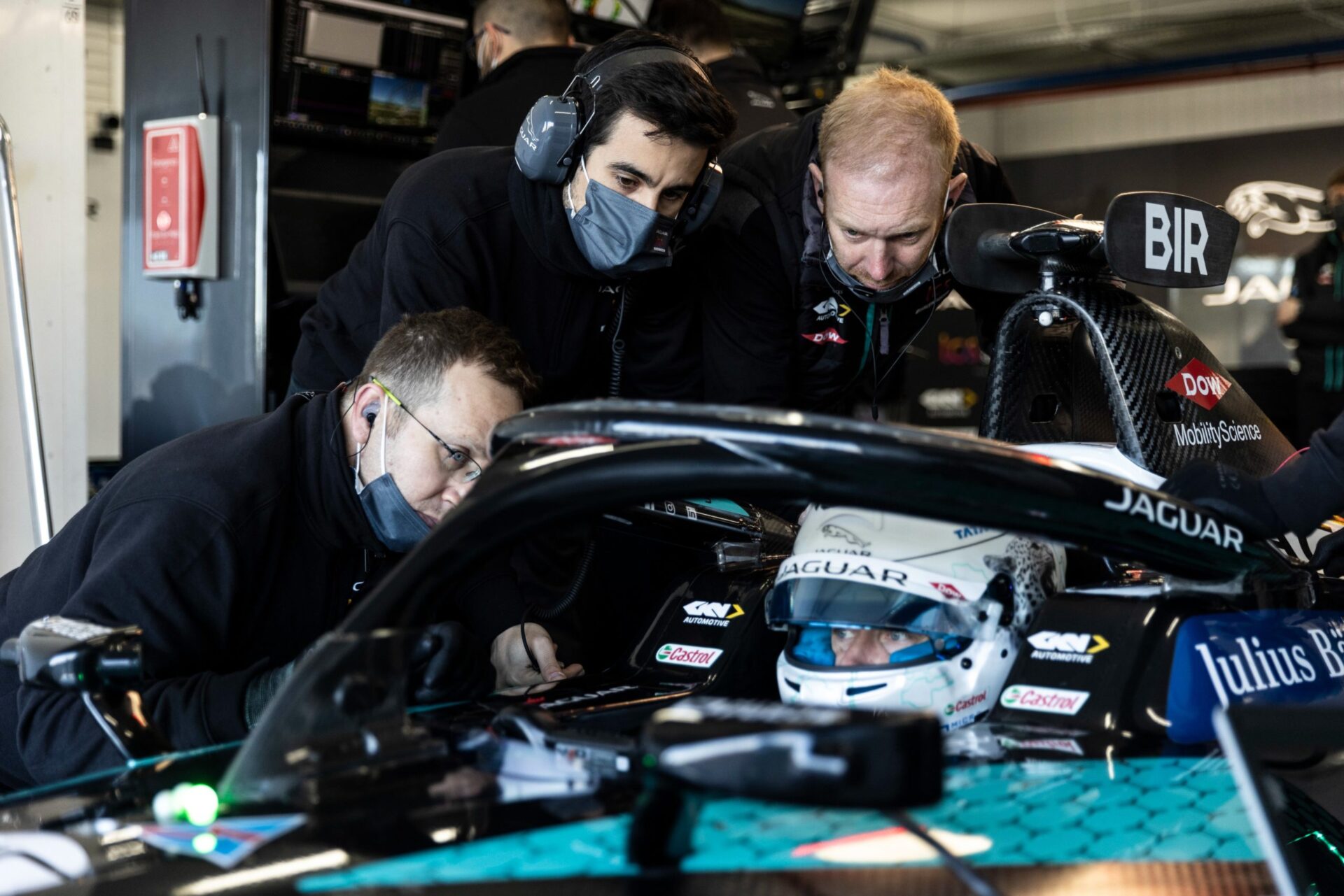 Sam Bird renueva con Jaguar con un contrato multianual - MotorTime