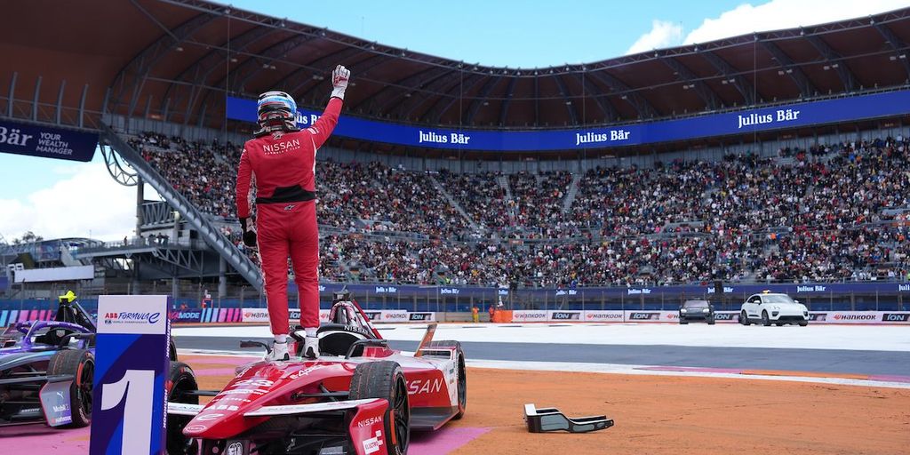 Rowland tira de valentía y talento para adelantar a los Porsche en el ...