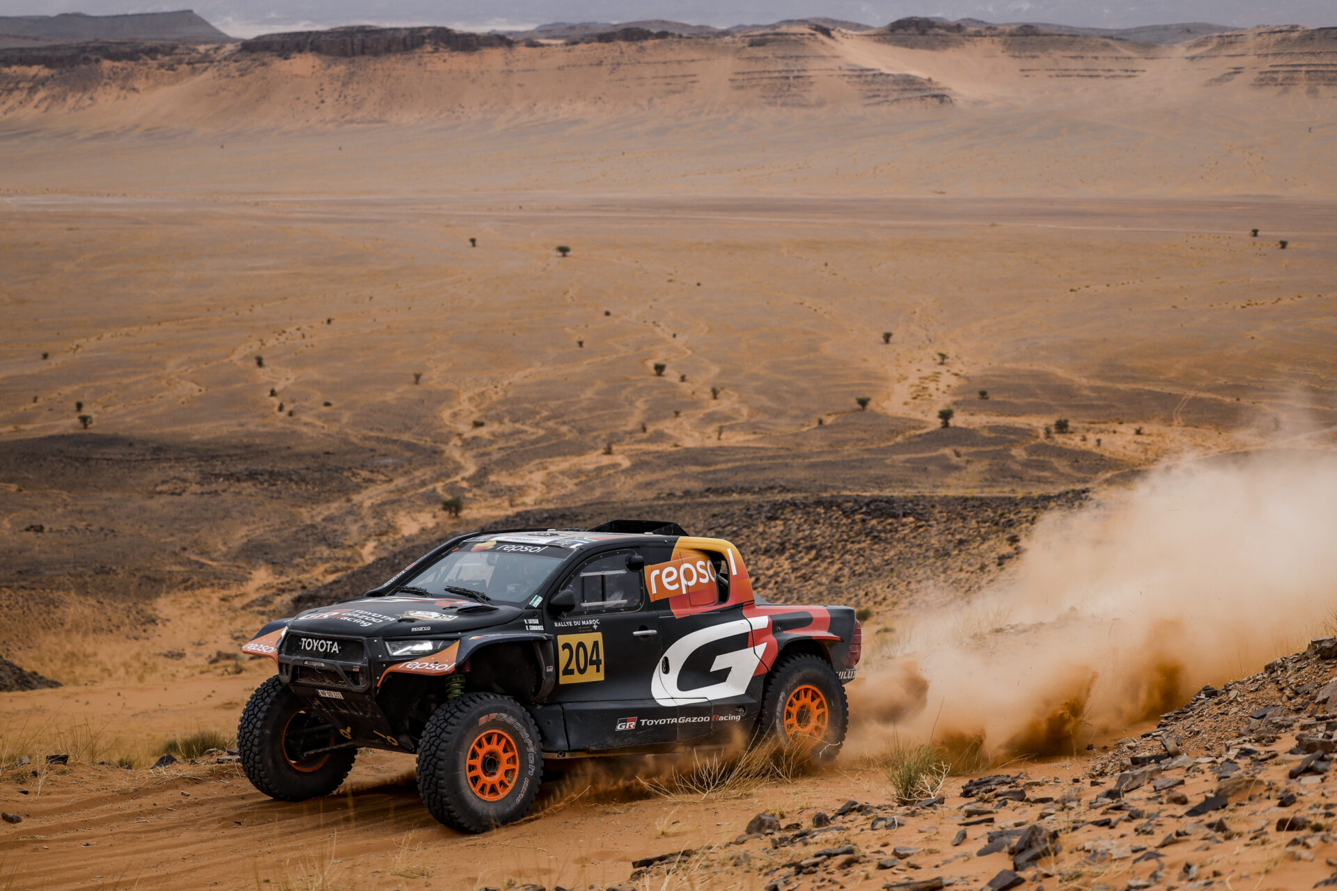 Toyota tendrá un nuevo Hilux para el Dakar 2026 - MotorTime